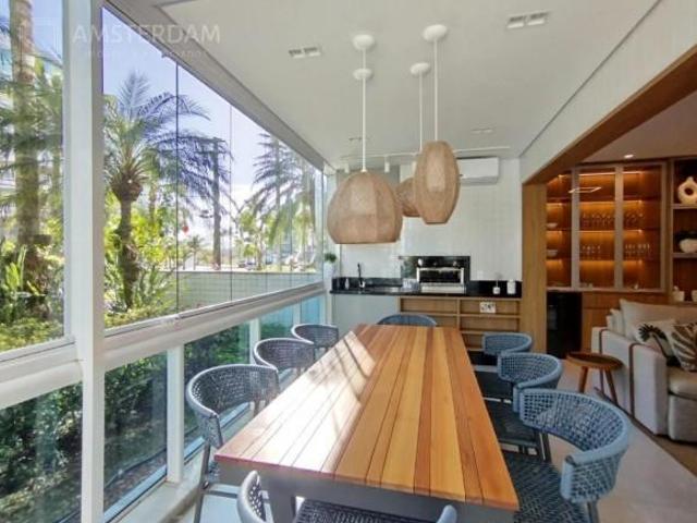 Apartamento Garden à venda no M2, 3 dormitórios sendo 2 suítes, 2 vagas, 228,16 m² e piscina privati