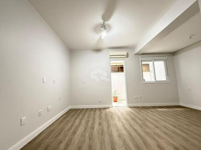 Apartamento Garden, amplo, de 36mts, com 2 patios na Bela Vista