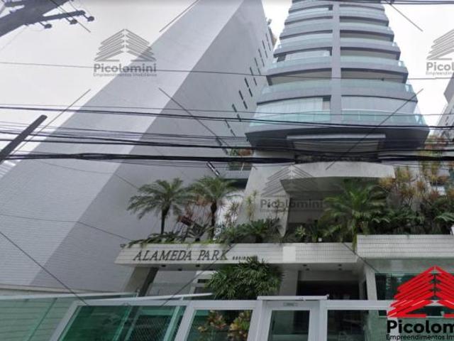 Apartamento Garden Alto Padrão praia José Menino com 217m2 próximo ao Orquidário de Santos