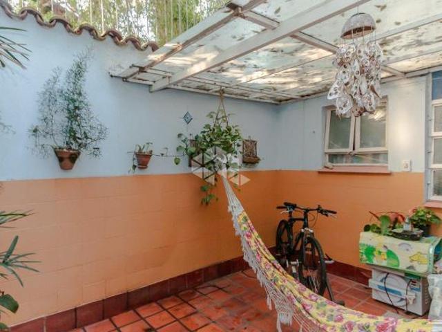 Apartamento garden de 3 dormitórios, 2 áreas abertas e garagem no bairro Auxiliadora próximo da Plín