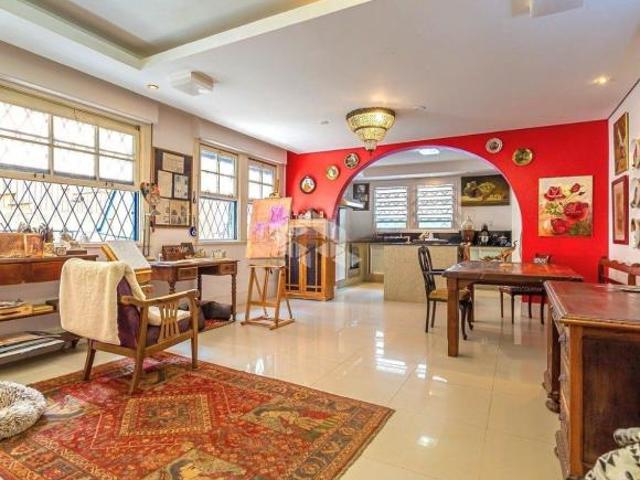 Apartamento Garden de 3 quartos, suíte, com 3 garagens no Moinhos de Vento