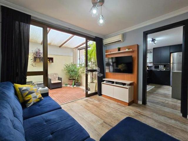 Apartamento Garden de 2 dormitórios e 1 vaga de garagem, no bairro Passo da Areia, em Porto Alegre