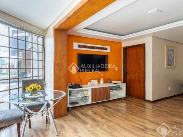Apartamento garden mobiliado à venda na Vila Ipiranga Porto Alegre