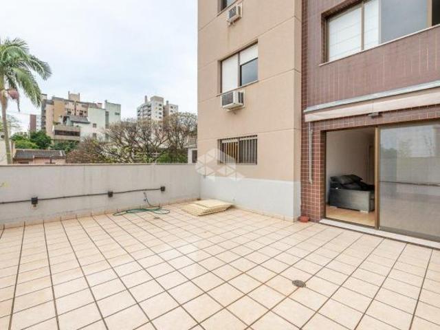 Apartamento Garden no Bairro Petrópolis, 03 dormitórios, 2 vagas, pátio privativo
