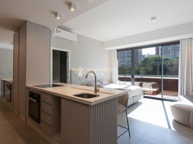 Apartamento Garden no bairro Petropólis decorado por arquiteto, um quarto e duas vaga