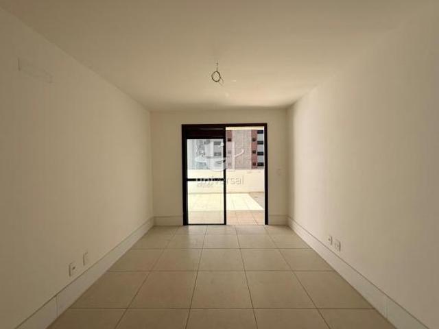 Apartamento garden na parte plana da Rua Sampaio