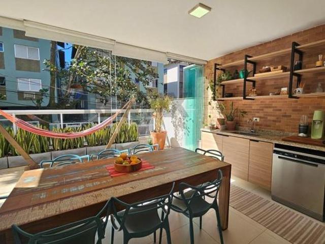 Apartamento Garden na Quadra da Praia do Tombo com Vista Mar e 2 Suítes