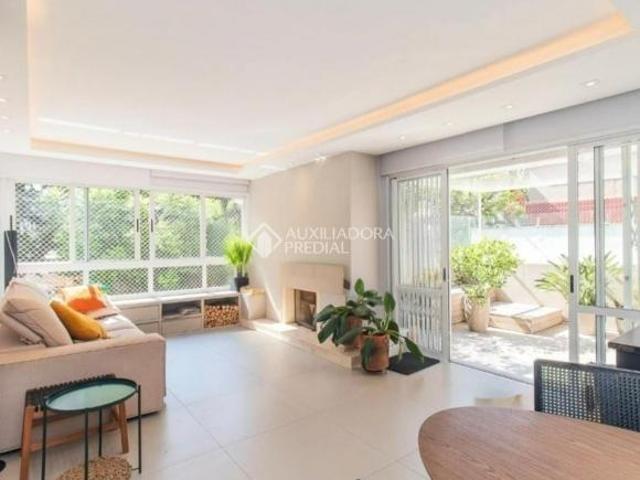 Apartamento Garden semimobiliado, 3 dormitórios, 2 vagas e depósito