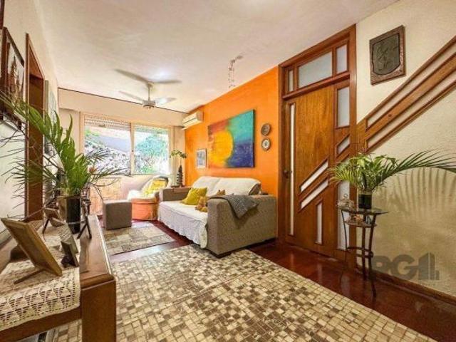 Apartamento Garden para comprar no Bairro Petrópolis! Um verdadeiro refúgio!