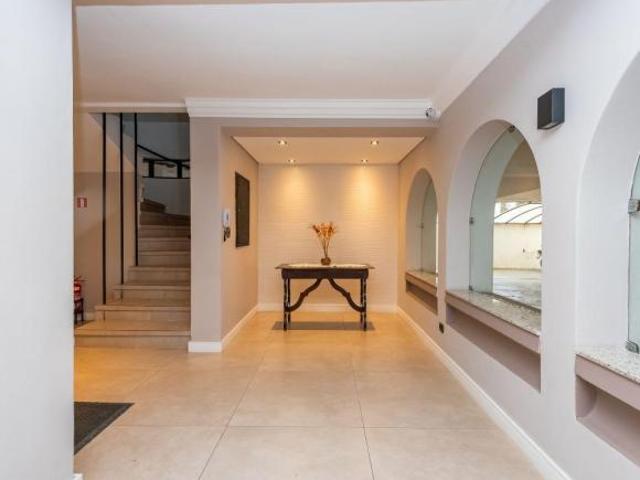 Apartamento Garden Reformado no Água Verde | 3 Quartos | Área Gourmet Privativa com Teto Retrátil