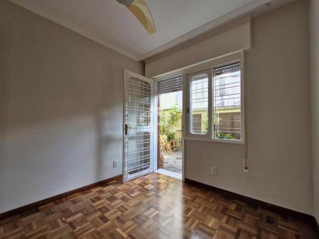 Apartamento Garden reformado 3 dormitórios, pátio privativo, 2 banheiros e vaga