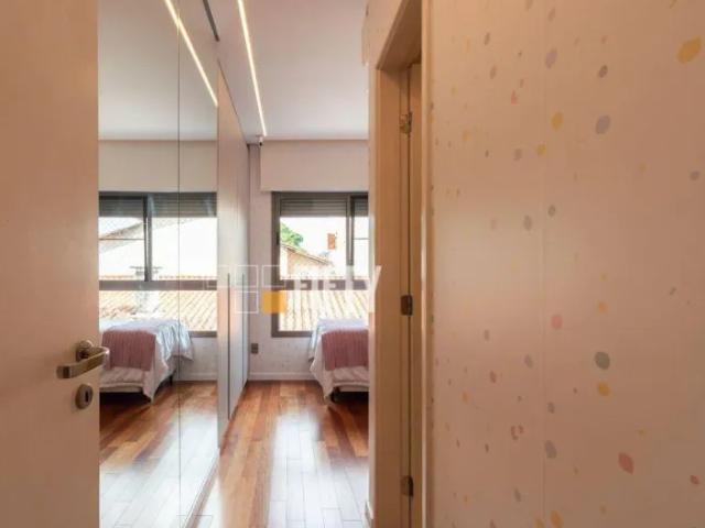 Apartamento Garden à venda — 214m² | 4 dormitórios | 3 suítes | 3 vagas | Campo Belo