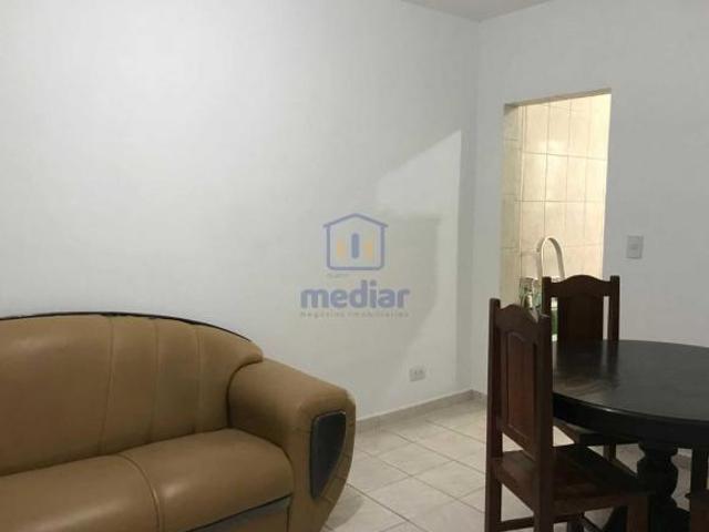 Apartamento grande com 1 dormitório, em frente praia da Biquinha !