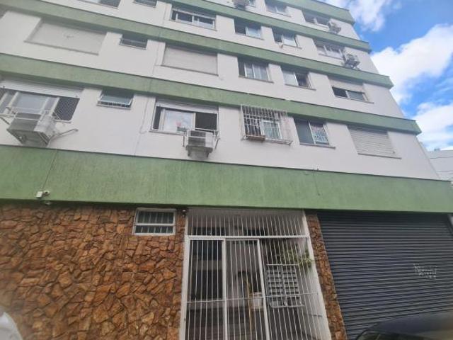 APARTAMENTO GRANDE DE 1 QUARTO NO CENTRO HISTÓRICO DEMÉTRIO RIBEIRO