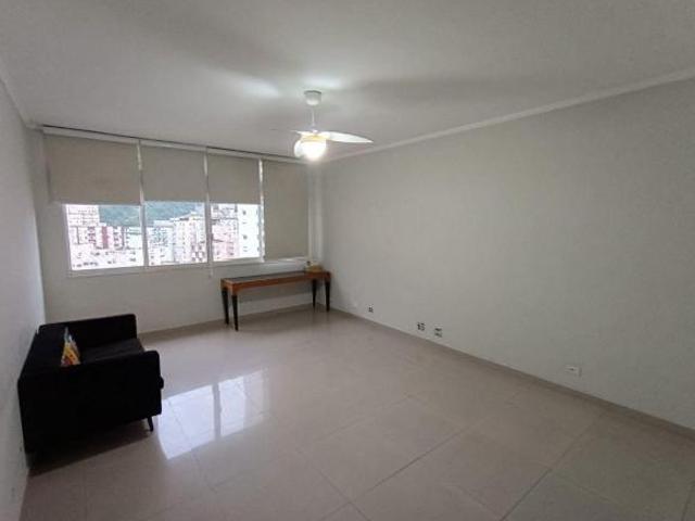 Apartamento grande, em frente a praia, dois dormitórios, sala dois ambientes, duas vagas