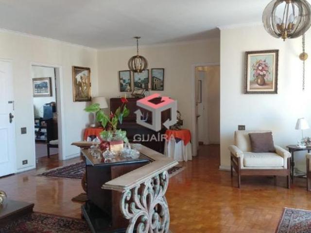 Apartamento grande, mais de 300 m²