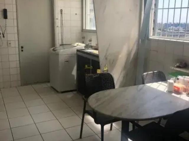 Apartamento Grande na Avenida e com Vista Mar em Piedade