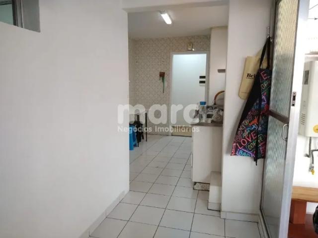 Apartamento grande para venda com 118m², 02 dormitórios mais quarto e banheiro de empregada