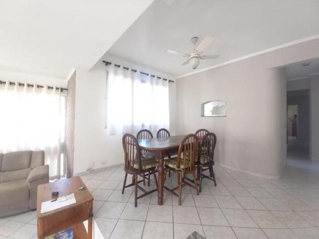 Apartamento Guarujá uma quadra da praia
