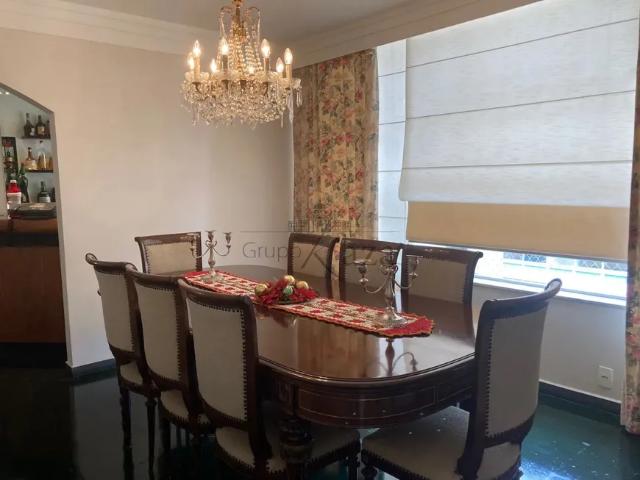 Apartamento Higienópolis 4 Dormitórios 2 Suítes 275m²