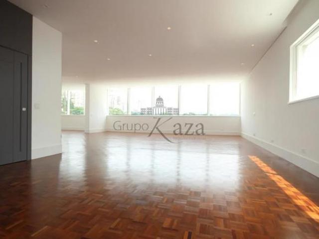 Apartamento Higienópolis 3 Dormitórios 424m²