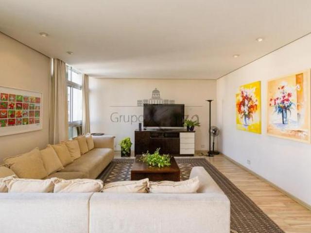 Apartamento Higienópolis 3 Dormitórios 198m²