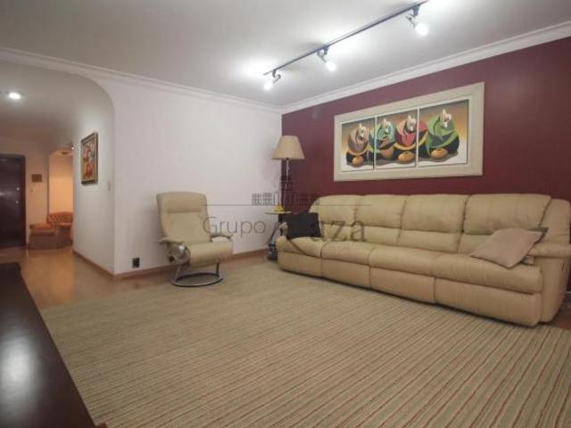 Apartamento Higienópolis 3 Dormitórios 220m²
