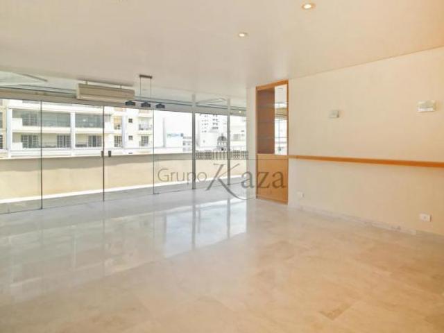 Apartamento Higienópolis 3 Dormitórios 240m²