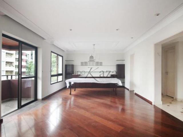 Apartamento Higienópolis 3 Suítes 186m²
