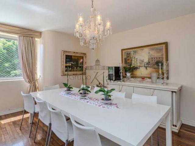 Apartamento Higienópolis 4 Dormitórios 186m²