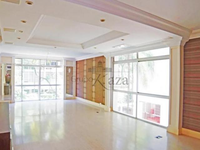 Apartamento Higienópolis 4 Dormitórios 257m²
