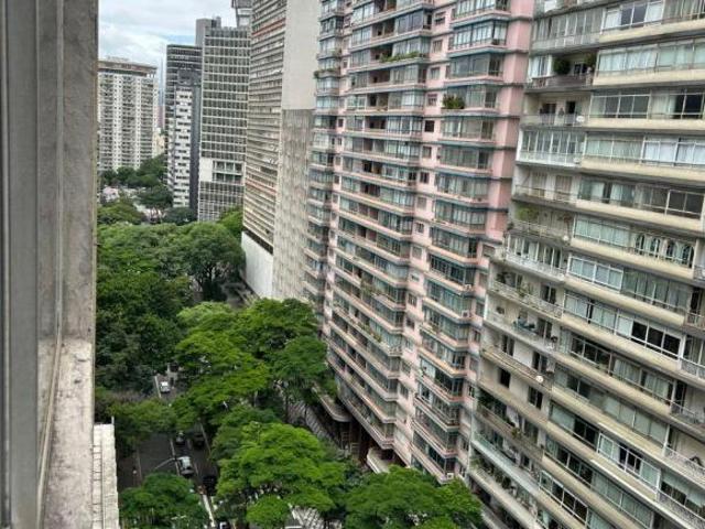 Apartamento ícone modernista em andar altíssimo com vista para a Av.São Luís