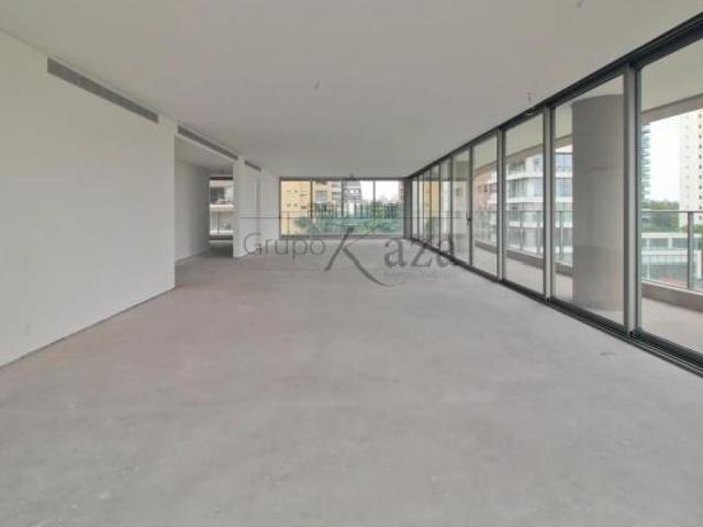 Apartamento Ibirapuera 5 Suítes 632m²