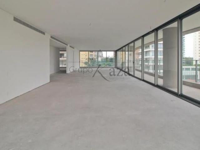 Apartamento Ibirapuera 5 Suítes 632m²