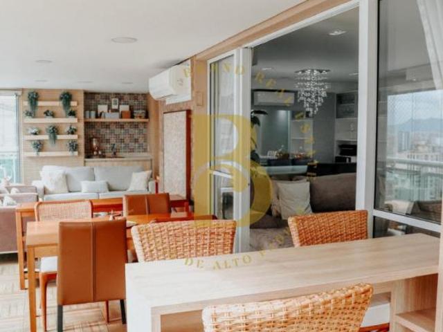 Apartamento iluminado, com varanda gourmet e linda vista