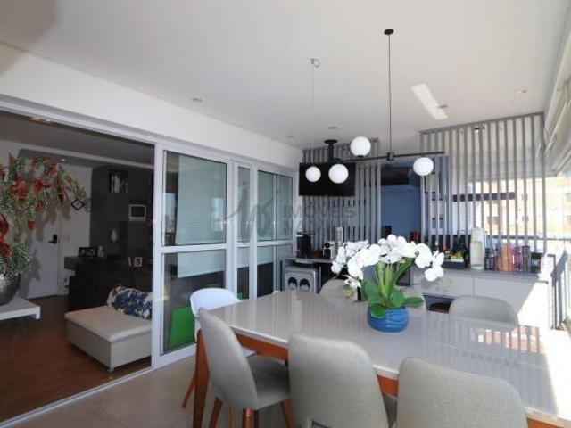 Apartamento impecável com varanda gourmet, 3 suites e 2 vagas