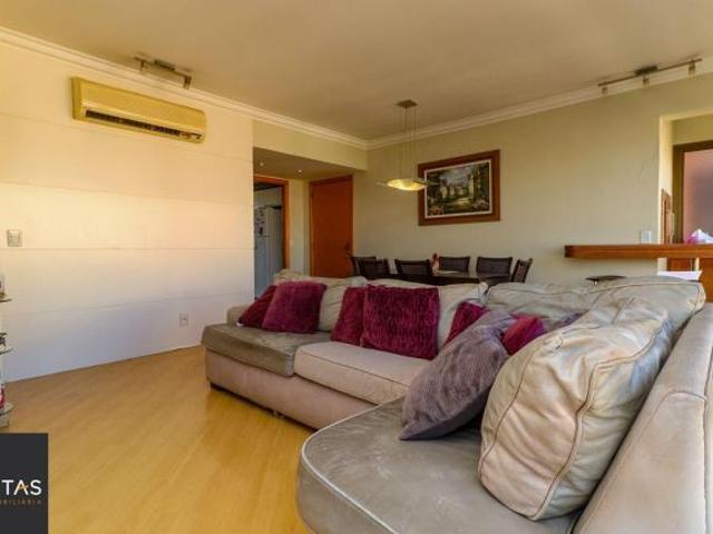 Apartamento Impecável com Vista Panorâmica, 2 Suítes e Living Ampliado