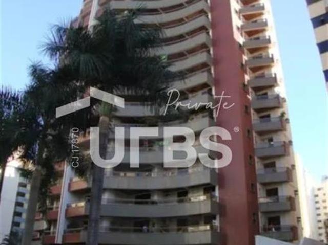 Apartamento impecável em frente à praça da T 25