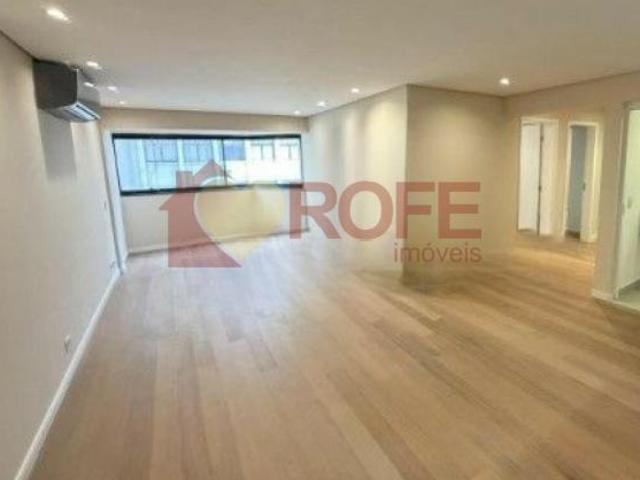 Apartamento impecável na Vila Olímpia! 94m², 3 dormitórios,1 suíte, varanda integrada e reformado!