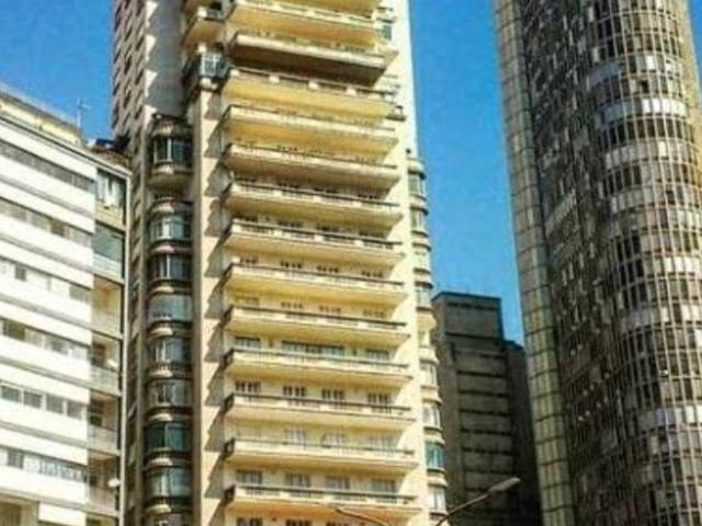 Apartamento Indescritível no Ed. São Tomás na Praça da República