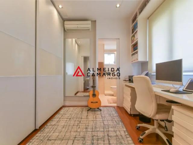 Apartamento Itaim Bibi 151m² 2 Suítes, 5 Banheiros, 3 Vagas