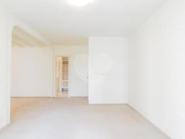 Apartamento Itaim Bibi 2 Quartos / Dormitórios 2 Vagas Venda / Compra