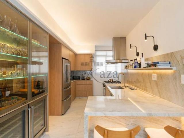 Apartamento Itaim Bibi 3 Dormitórios 138m²