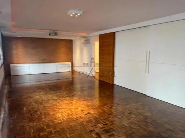 Apartamento Itaim Bibi 3 Dormitórios 160m²
