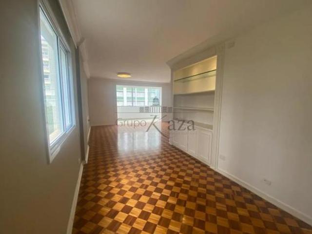 Apartamento Itaim Bibi 3 Dormitórios 185m²