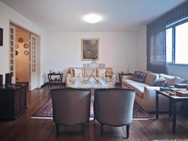 Apartamento Itaim Bibi 3 Dormitórios 238m²