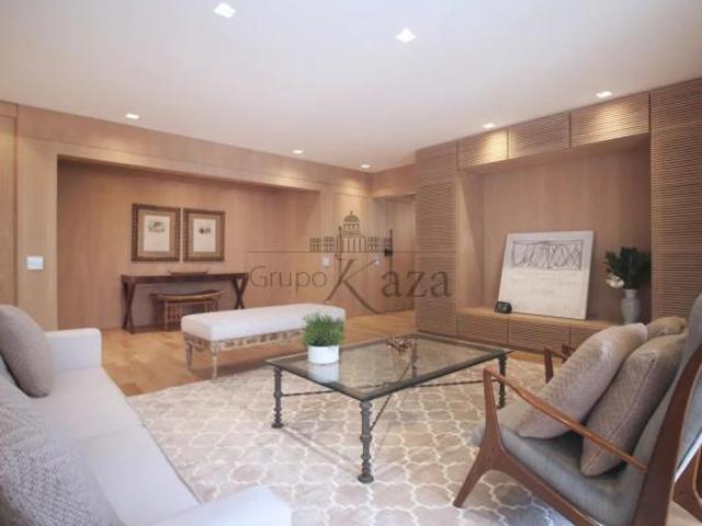 Apartamento Itaim Bibi 3 Suítes 200m²