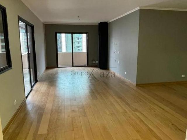Apartamento Itaim Bibi 3 Suítes 209m²