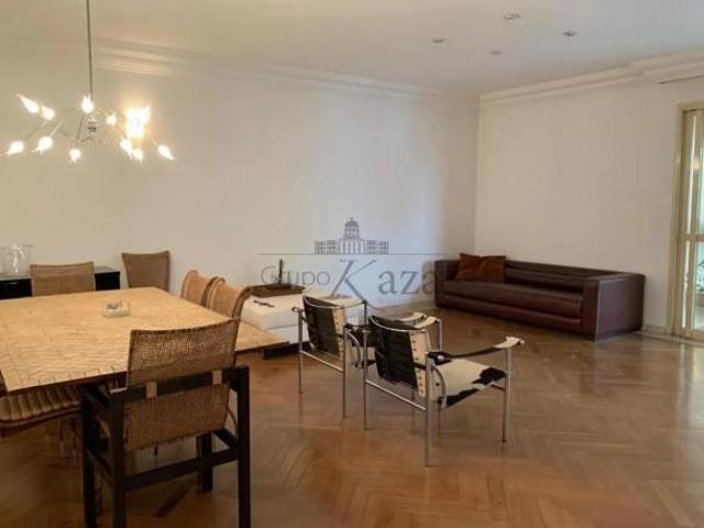 Apartamento Itaim Bibi 4 Dormitórios 208m²