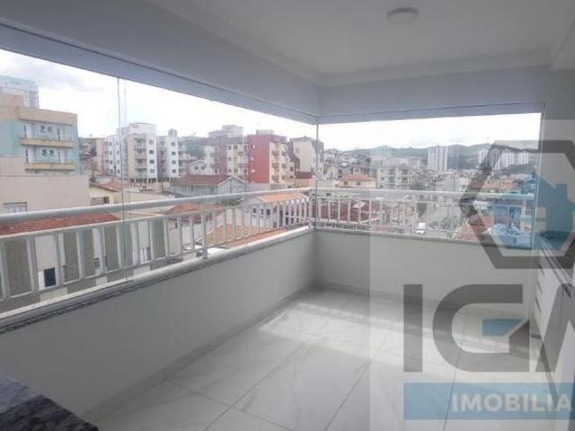 Apartamento à venda no Jardim Country Club, Poços de Caldas MG: 2 quartos, 2 suítes, 1 sala, 3 banhe